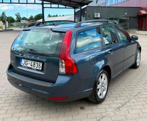 Blue Volvo V50 2009 in Riga, with an engine capacity of 1.60 L and mileage of 249 thousand km for 1990 €, photo 7 on AUTOMOTO.COM.LV