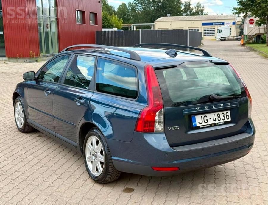 Blue Volvo V50 2009 in Riga, with an engine capacity of 1.60 L and mileage of 249 thousand km for 1990 €, photo 9 on AUTOMOTO.COM.LV