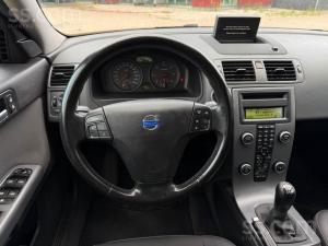 Blue Volvo V50 2009 in Riga, with an engine capacity of 1.60 L and mileage of 249 thousand km for 1990 €, photo 12 on AUTOMOTO.COM.LV
