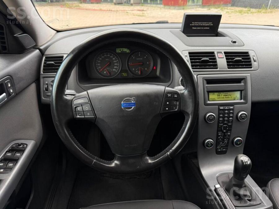 Blue Volvo V50 2009 in Riga, with an engine capacity of 1.60 L and mileage of 249 thousand km for 1990 €, photo 12 on AUTOMOTO.COM.LV