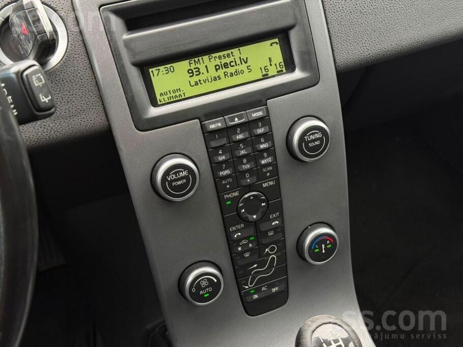 Blue Volvo V50 2009 in Riga, with an engine capacity of 1.60 L and mileage of 249 thousand km for 1990 €, photo 13 on AUTOMOTO.COM.LV