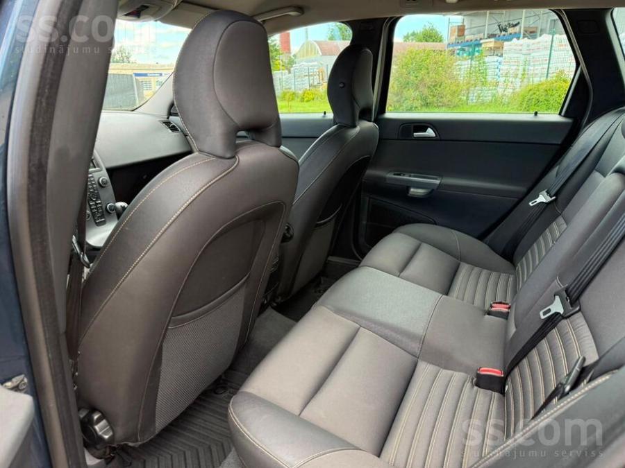 Blue Volvo V50 2009 in Riga, with an engine capacity of 1.60 L and mileage of 249 thousand km for 1990 €, photo 14 on AUTOMOTO.COM.LV