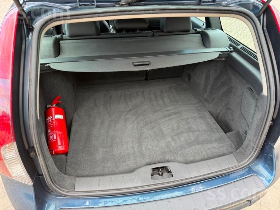 Blue Volvo V50 2009 in Riga, with an engine capacity of 1.60 L and mileage of 249 thousand km for 1990 €, photo 17 on AUTOMOTO.COM.LV