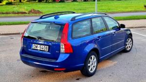 Blue Volvo V50 2009 in Cesis, with an engine capacity of 1.60 L and mileage of 292 thousand km for 2500 €, photo 5 on AUTOMOTO.COM.LV