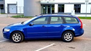 Blue Volvo V50 2009 in Cesis, with an engine capacity of 1.60 L and mileage of 292 thousand km for 2500 €, photo 9 on AUTOMOTO.COM.LV