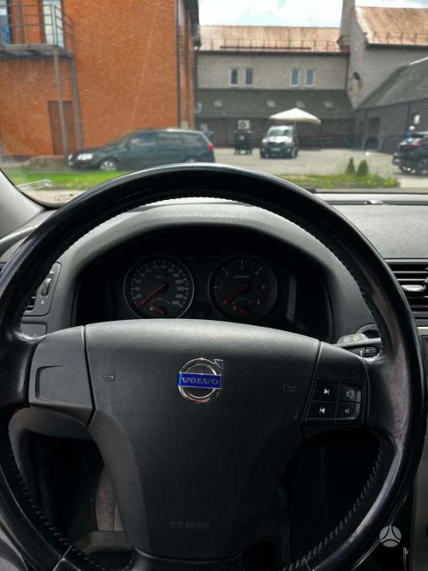 Blue Volvo V50 2009 in Kursenai, with an engine capacity of 1.56 L and mileage of 254 thousand km for 3200 €, photo 5 on AUTOMOTO.COM.LV