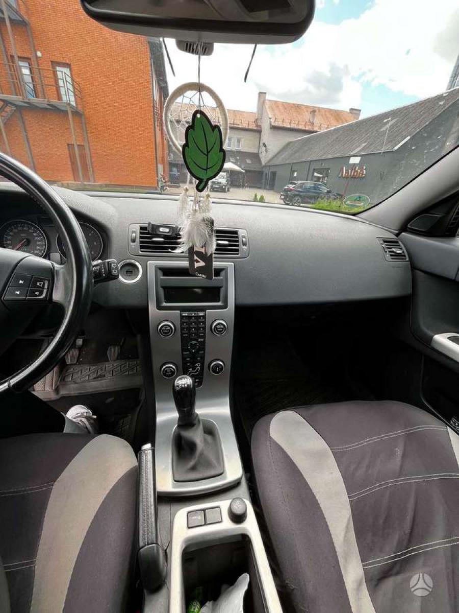 Blue Volvo V50 2009 in Kursenai, with an engine capacity of 1.56 L and mileage of 254 thousand km for 3200 €, photo 6 on AUTOMOTO.COM.LV