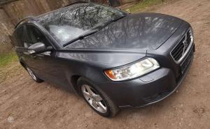 Blue Volvo V50 2009 in Kaunas, with an engine capacity of 2.00 L and mileage of 323 thousand km for 1499 €, photo 3 on AUTOMOTO.COM.LV