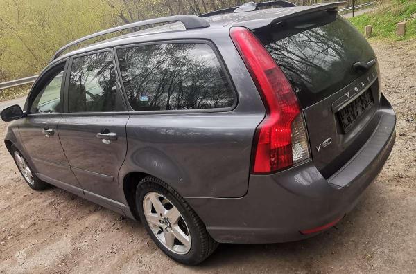 Zils Volvo V50 2009 Kauņa, ar dzinēja tilpumu 2.00 L un nobraukumu 323 tūkst. km par 1499 €, foto 5 vietnē AUTOMOTO.COM.LV