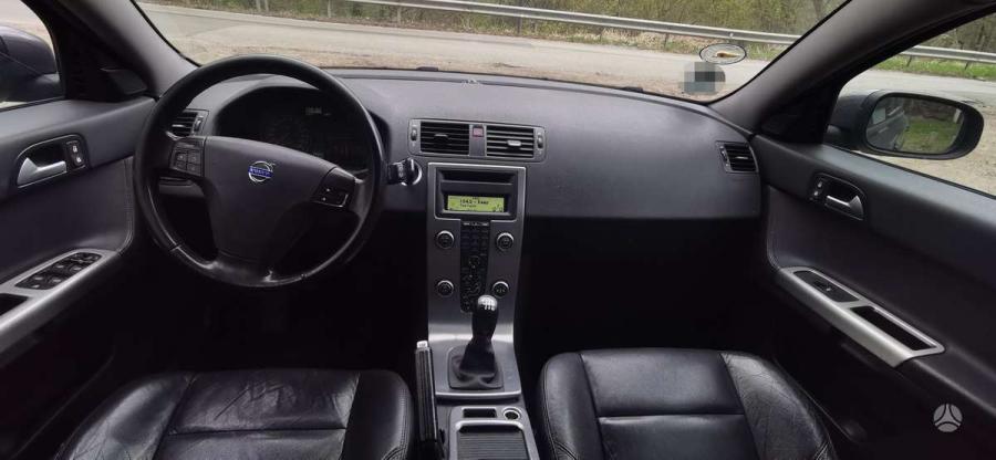 Blue Volvo V50 2009 in Kaunas, with an engine capacity of 2.00 L and mileage of 323 thousand km for 1499 €, photo 15 on AUTOMOTO.COM.LV