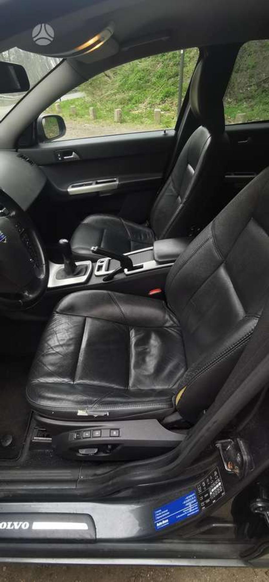 Blue Volvo V50 2009 in Kaunas, with an engine capacity of 2.00 L and mileage of 323 thousand km for 1499 €, photo 16 on AUTOMOTO.COM.LV