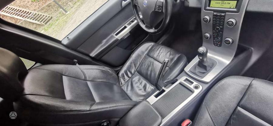 Blue Volvo V50 2009 in Kaunas, with an engine capacity of 2.00 L and mileage of 323 thousand km for 1499 €, photo 19 on AUTOMOTO.COM.LV