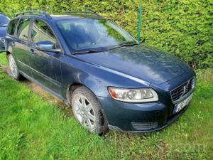 Blue Volvo V50 2009 in Bauska, with an engine capacity of 1.60 L and mileage of 250 thousand km for 2000 €, photo 4 on AUTOMOTO.COM.LV