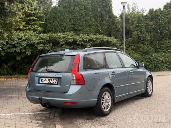 Blue Volvo V50 2009 in Jelgava, with an engine capacity of 1.60 L and mileage of 325 thousand km for 1650 €, photo 4 on AUTOMOTO.COM.LV