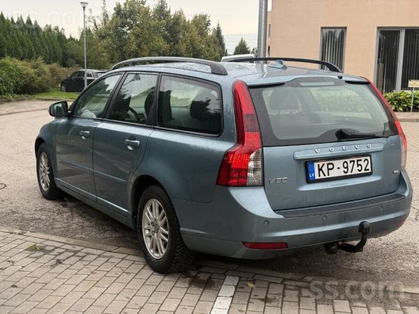 Blue Volvo V50 2009 in Jelgava, with an engine capacity of 1.60 L and mileage of 325 thousand km for 1650 €, photo 5 on AUTOMOTO.COM.LV