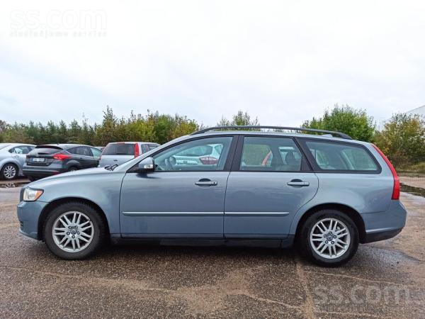 Zils Volvo V50 2009 Daugavpils, ar dzinēja tilpumu 1.60 L un nobraukumu 0 tūkst. km par 2700 €, foto 6 vietnē AUTOMOTO.COM.LV