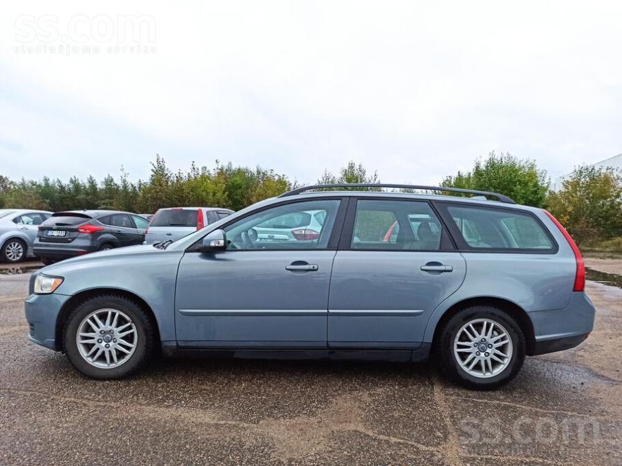 Zils Volvo V50 2009 Daugavpils, ar dzinēja tilpumu 1.60 L un nobraukumu 0 tūkst. km par 2700 €, foto 6 vietnē AUTOMOTO.COM.LV