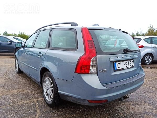 Zils Volvo V50 2009 Daugavpils, ar dzinēja tilpumu 1.60 L un nobraukumu 0 tūkst. km par 2700 €, foto 7 vietnē AUTOMOTO.COM.LV