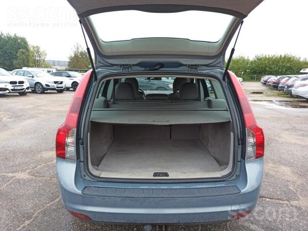 Zils Volvo V50 2009 Daugavpils, ar dzinēja tilpumu 1.60 L un nobraukumu 0 tūkst. km par 2700 €, foto 11 vietnē AUTOMOTO.COM.LV