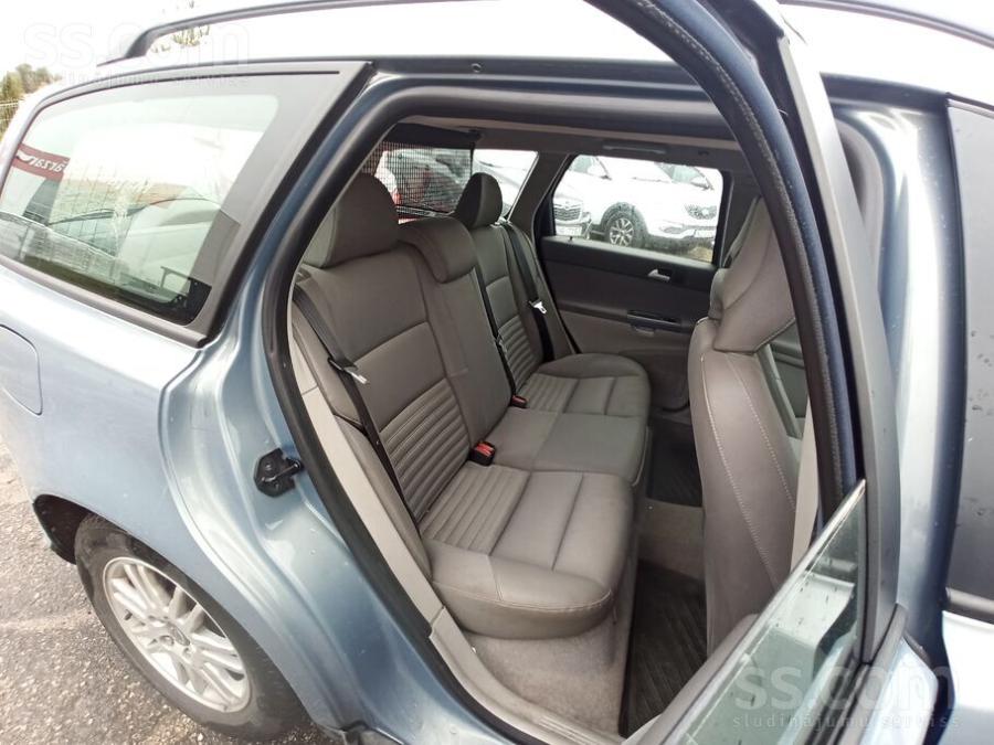 Zils Volvo V50 2009 Daugavpils, ar dzinēja tilpumu 1.60 L un nobraukumu 0 tūkst. km par 2700 €, foto 14 vietnē AUTOMOTO.COM.LV