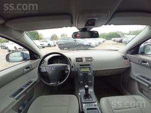 Zils Volvo V50 2009 Daugavpils, ar dzinēja tilpumu 1.60 L un nobraukumu 0 tūkst. km par 2700 €, foto 16 vietnē AUTOMOTO.COM.LV