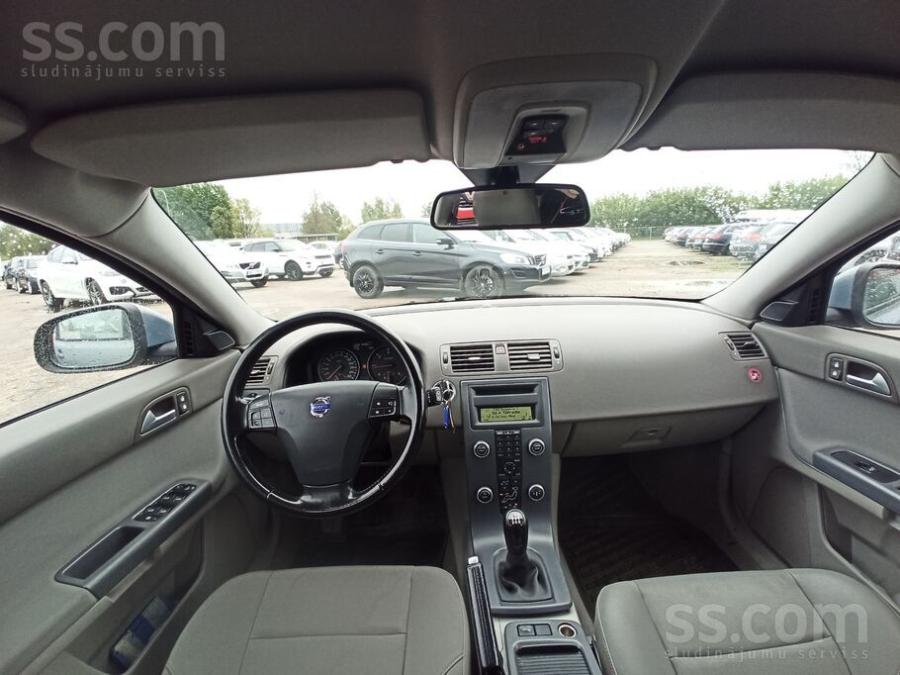 Zils Volvo V50 2009 Daugavpils, ar dzinēja tilpumu 1.60 L un nobraukumu 0 tūkst. km par 2700 €, foto 16 vietnē AUTOMOTO.COM.LV