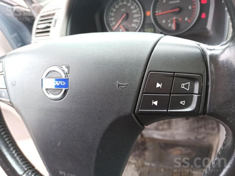Zils Volvo V50 2009 Daugavpils, ar dzinēja tilpumu 1.60 L un nobraukumu 0 tūkst. km par 2700 €, foto 22 vietnē AUTOMOTO.COM.LV