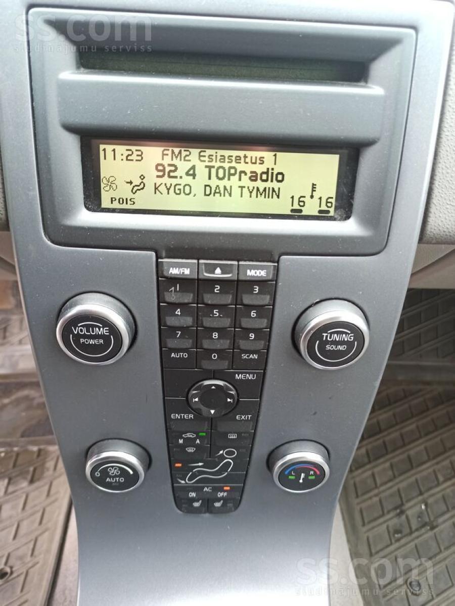Zils Volvo V50 2009 Daugavpils, ar dzinēja tilpumu 1.60 L un nobraukumu 0 tūkst. km par 2700 €, foto 23 vietnē AUTOMOTO.COM.LV