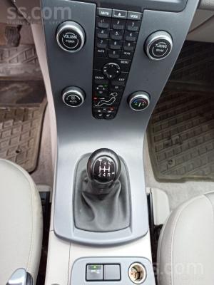 Zils Volvo V50 2009 Daugavpils, ar dzinēja tilpumu 1.60 L un nobraukumu 0 tūkst. km par 2700 €, foto 24 vietnē AUTOMOTO.COM.LV
