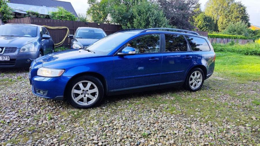 Blue Volvo V50 2010 in Riga, with an engine capacity of 2.00 L and mileage of 0 thousand km for 3550 €, photo 2 on AUTOMOTO.COM.LV