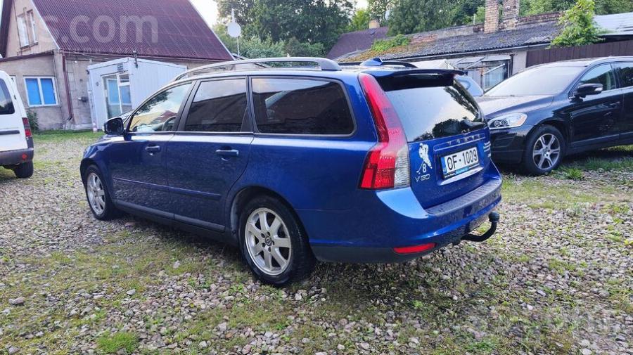 Blue Volvo V50 2010 in Riga, with an engine capacity of 2.00 L and mileage of 0 thousand km for 3550 €, photo 3 on AUTOMOTO.COM.LV