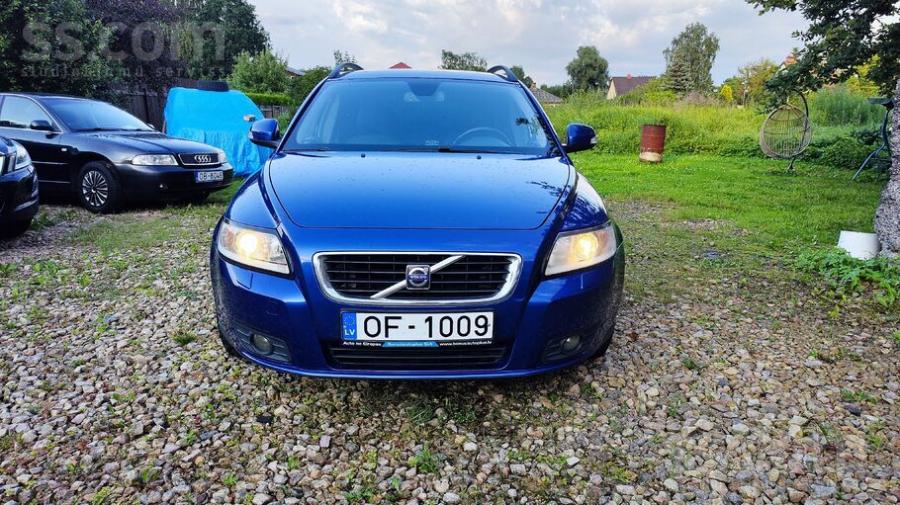 Blue Volvo V50 2010 in Riga, with an engine capacity of 2.00 L and mileage of 0 thousand km for 3550 €, photo 8 on AUTOMOTO.COM.LV