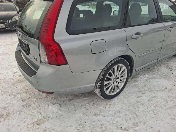Zils Volvo V50 2010 Pasvalys, ar dzinēja tilpumu 1.56 L un nobraukumu 203 tūkst. km par 3200 €, foto 6 vietnē AUTOMOTO.COM.LV