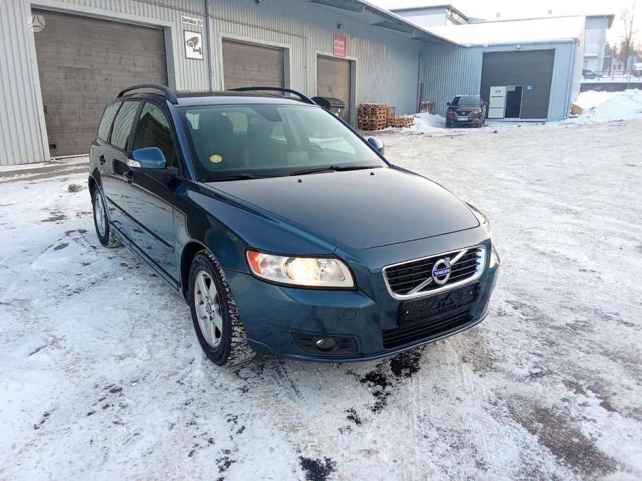 Zils Volvo V50 2010 Alīta, ar dzinēja tilpumu 1.56 L un nobraukumu 231 tūkst. km par 2950 €, foto 4 vietnē AUTOMOTO.COM.LV