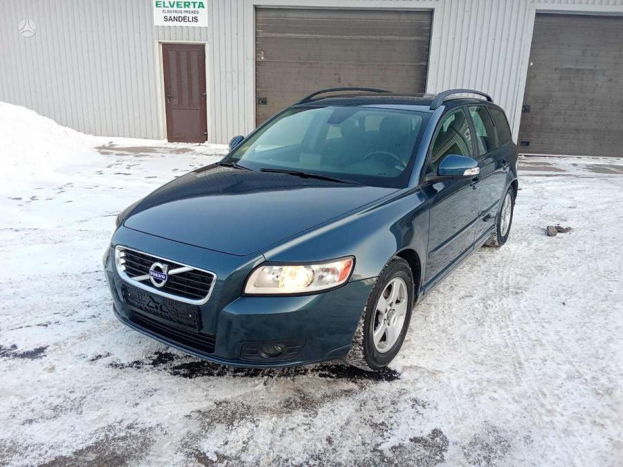 Zils Volvo V50 2010 Alīta, ar dzinēja tilpumu 1.56 L un nobraukumu 231 tūkst. km par 2950 €, foto 5 vietnē AUTOMOTO.COM.LV