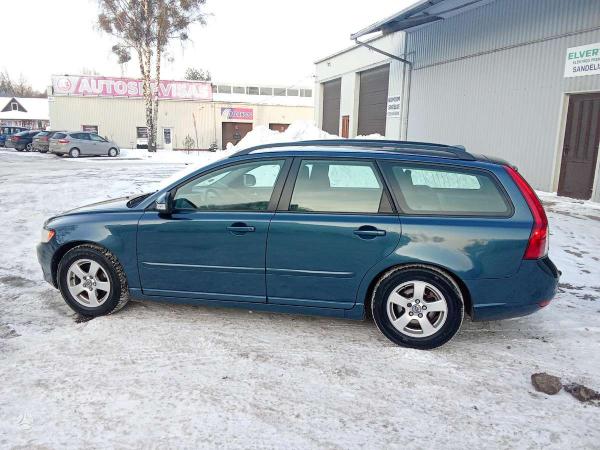 Zils Volvo V50 2010 Alīta, ar dzinēja tilpumu 1.56 L un nobraukumu 231 tūkst. km par 2950 €, foto 7 vietnē AUTOMOTO.COM.LV