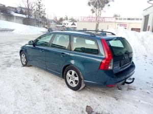 Zils Volvo V50 2010 Alīta, ar dzinēja tilpumu 1.56 L un nobraukumu 231 tūkst. km par 2950 €, foto 8 vietnē AUTOMOTO.COM.LV