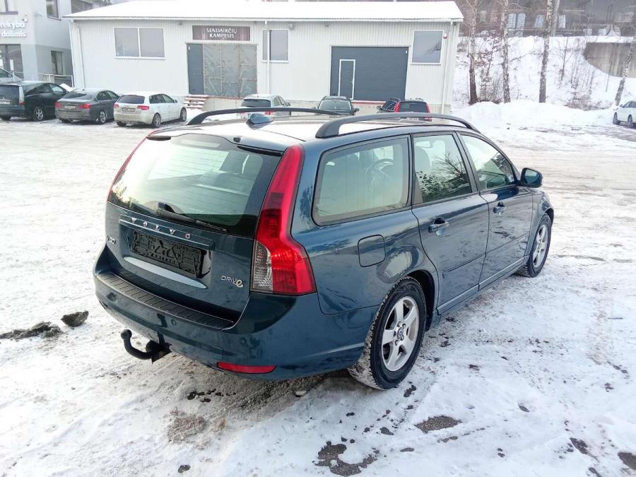 Zils Volvo V50 2010 Alīta, ar dzinēja tilpumu 1.56 L un nobraukumu 231 tūkst. km par 2950 €, foto 11 vietnē AUTOMOTO.COM.LV