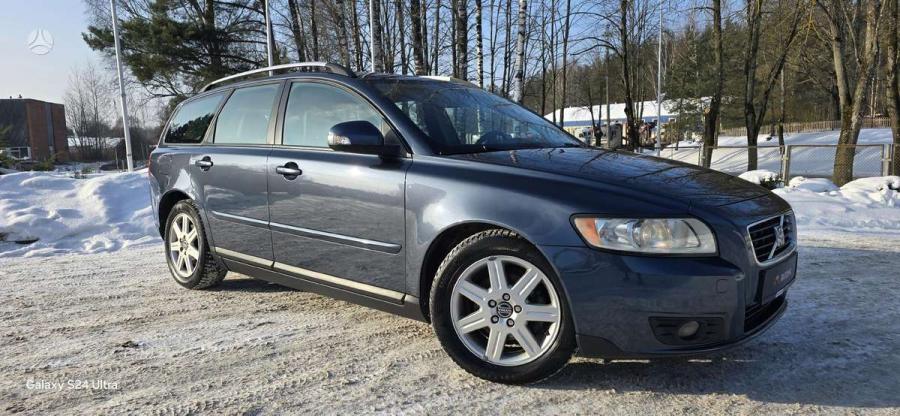 Blue Volvo V50 2010 in Kazlu Ruda, with an engine capacity of 1.56 L and mileage of 254 thousand km for 2900 €, photo 2 on AUTOMOTO.COM.LV