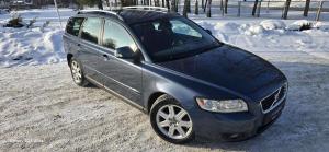 Blue Volvo V50 2010 in Kazlu Ruda, with an engine capacity of 1.56 L and mileage of 254 thousand km for 2900 €, photo 3 on AUTOMOTO.COM.LV