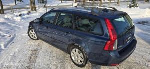 Blue Volvo V50 2010 in Kazlu Ruda, with an engine capacity of 1.56 L and mileage of 254 thousand km for 2900 €, photo 11 on AUTOMOTO.COM.LV
