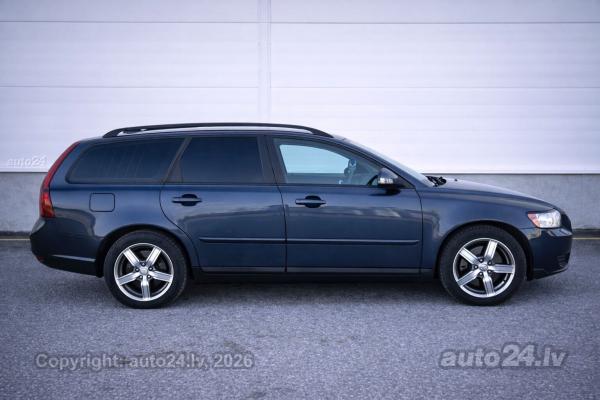 Blue Volvo V50 2010 in Valga, with an engine capacity of 2.00 L and mileage of 264 thousand km for 1700 €, photo 3 on AUTOMOTO.COM.LV