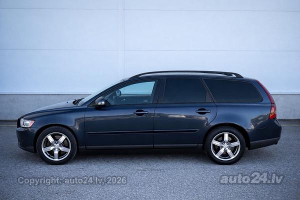 Blue Volvo V50 2010 in Valga, with an engine capacity of 2.00 L and mileage of 264 thousand km for 1700 €, photo 4 on AUTOMOTO.COM.LV