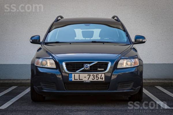 Zils Volvo V50 2010 Rīga, ar dzinēja tilpumu 1.60 L un nobraukumu 281 tūkst. km par 2990 €, foto 3 vietnē AUTOMOTO.COM.LV