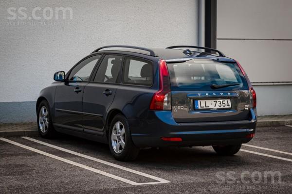 Zils Volvo V50 2010 Rīga, ar dzinēja tilpumu 1.60 L un nobraukumu 281 tūkst. km par 2990 €, foto 7 vietnē AUTOMOTO.COM.LV