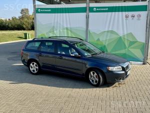 Blue Volvo V50 2011 in Ludza, with an engine capacity of 1.60 L and mileage of 0 thousand km for 4580 €, photo 4 on AUTOMOTO.COM.LV
