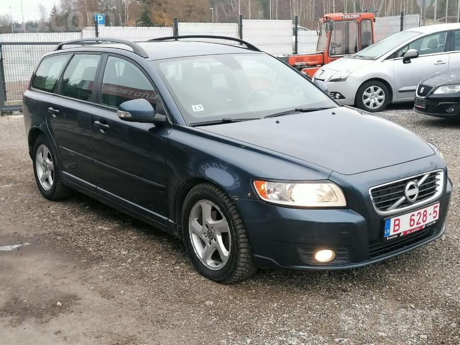 Zils Volvo V50 2011 Valmiera, ar dzinēja tilpumu 1.60 L un nobraukumu 0 tūkst. km par 3950 €, foto 4 vietnē AUTOMOTO.COM.LV