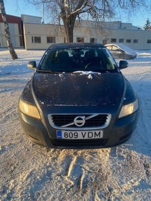 Zils Volvo V50 2011 Tartu, ar dzinēja tilpumu 1.60 L un nobraukumu 317 tūkst. km par 4000 €, foto  vietnē AUTOMOTO.COM.LV