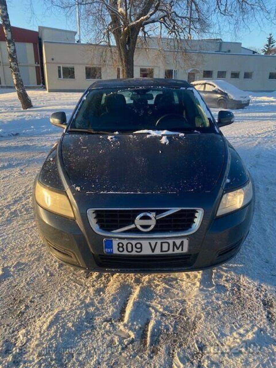 Zils Volvo V50 2011 Tartu, ar dzinēja tilpumu 1.60 L un nobraukumu 317 tūkst. km par 4000 €, foto 1 vietnē AUTOMOTO.COM.LV