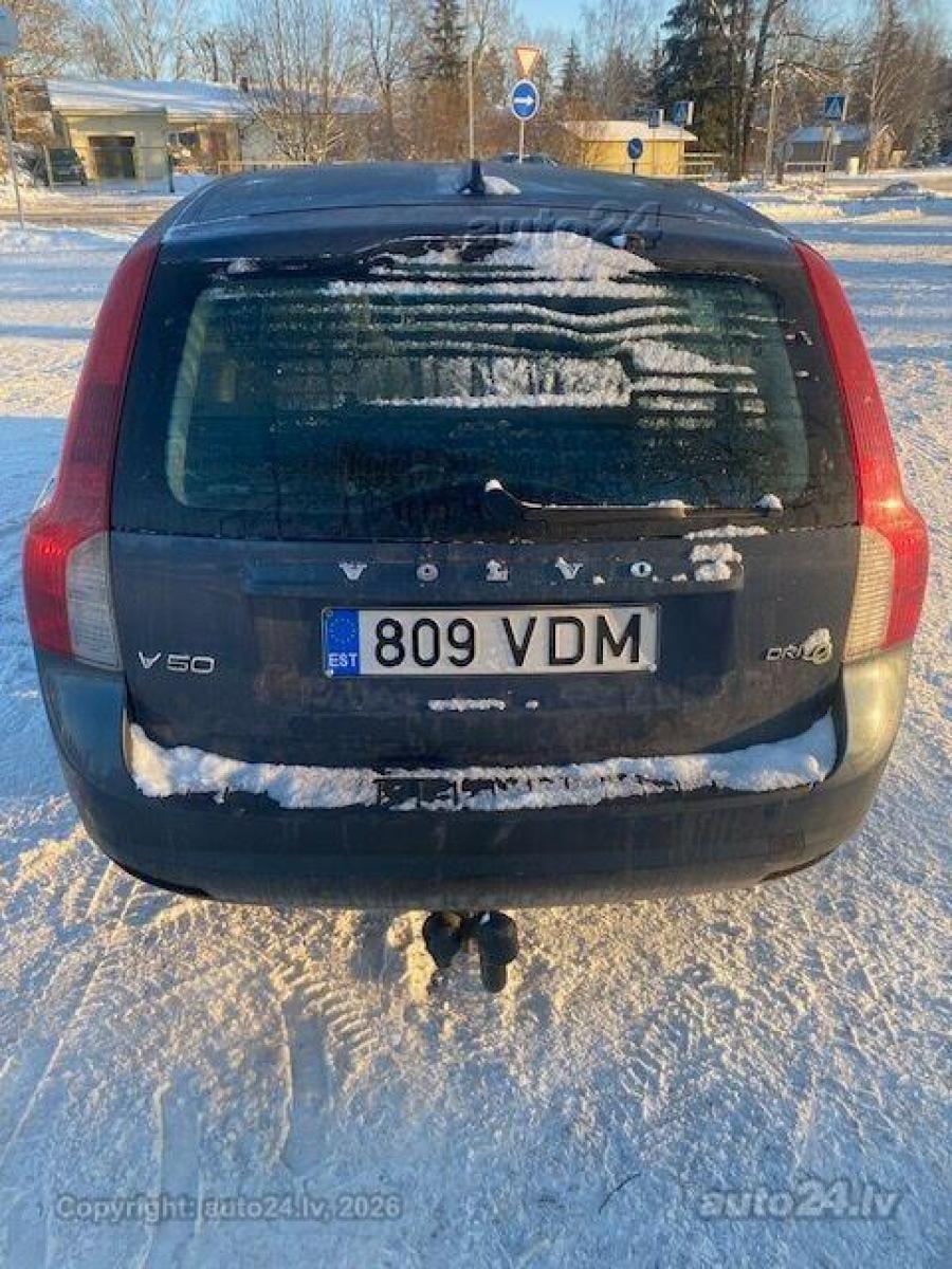 Zils Volvo V50 2011 Tartu, ar dzinēja tilpumu 1.60 L un nobraukumu 317 tūkst. km par 4000 €, foto 5 vietnē AUTOMOTO.COM.LV